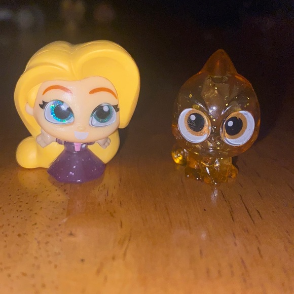 Toys | 2 Disney Doorables Series 6 Figurines Tangled Rapunzel And ...